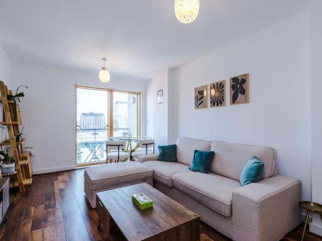 apartment for rent in Jefferson Place 1 Fernie Street M4
