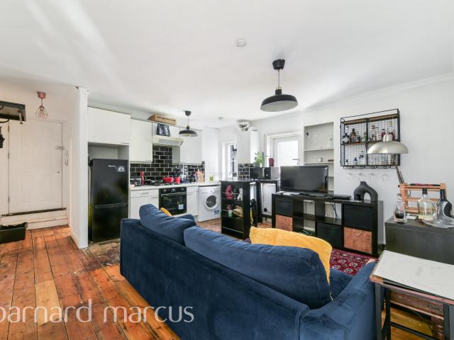 apartment for rent in Oakdale Road, London, London