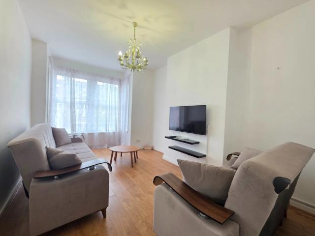 apartment for rent in Oakland Road, Cricklewood, London, NW2