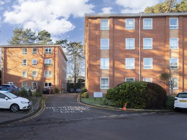 apartment for rent in Old Station Drive, GL53 0DD