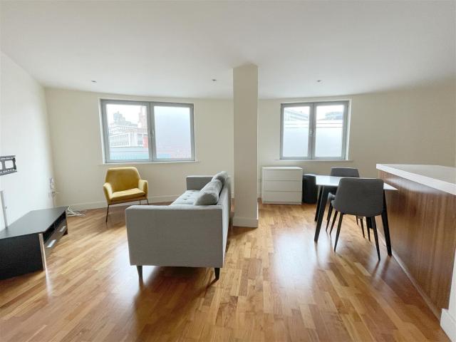 apartment for rent in Orion Building, 90 Navigation Street