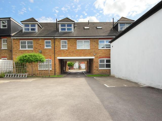 apartment for rent in Osterley Park View Road, W7