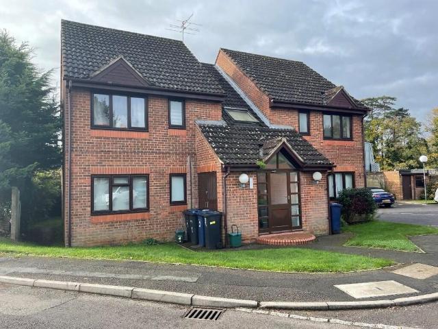 apartment for rent in Lower Manor Road, GU8 5JQ