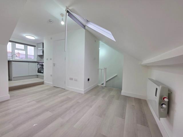 apartment for rent in Loft Studio, Howard Road, Cricklewood, London, NW2