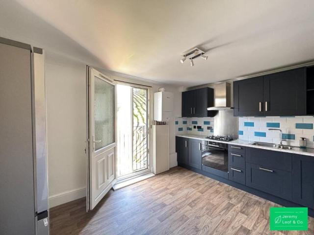 apartment for rent in Long Lane, N2 8JP