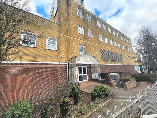 apartment for rent in London Road, GU17 0AA