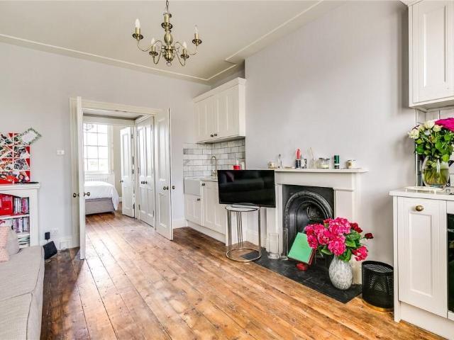 apartment for rent in Lonsdale Square, N1 1EW