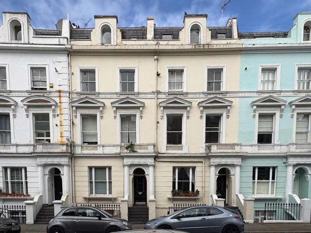 apartment for rent in Ladbroke Crescent