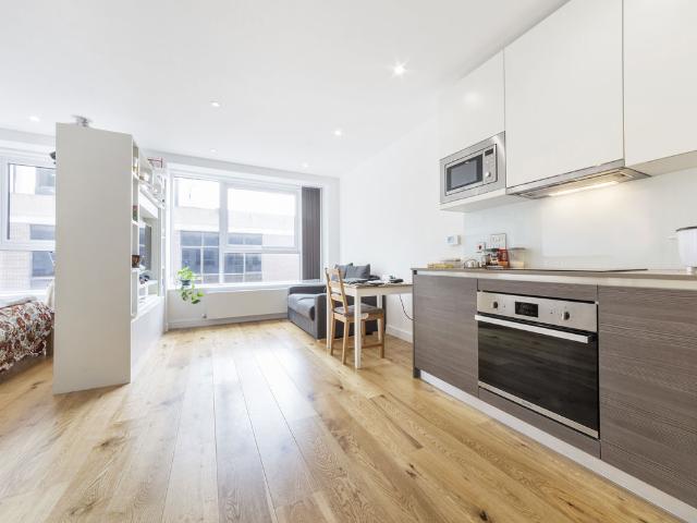 apartment for rent in Lampton Road, Hounslow