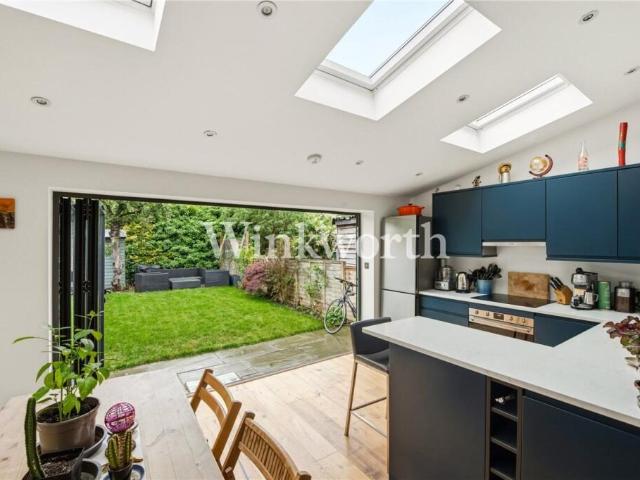 apartment for rent in Langham Road, N15 3RA