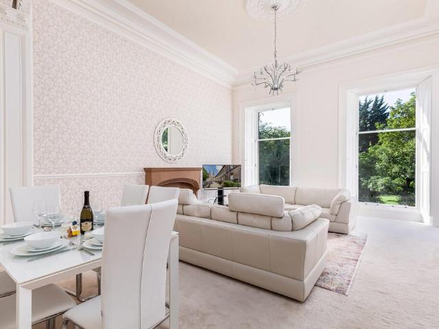 apartment for rent in Lansdowne Crescent, EH12 5EQ