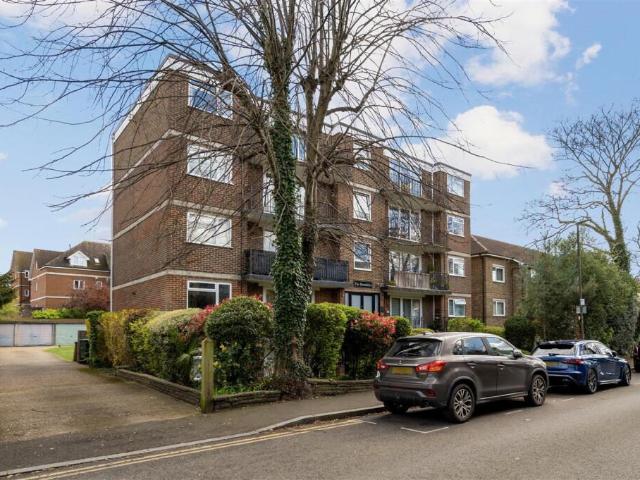 apartment for rent in Lansdowne Road, SW20 8AP