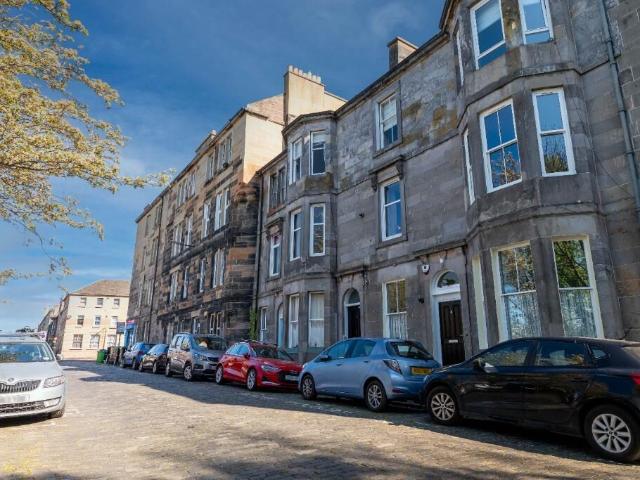 apartment for rent in Largo Place, EH6 4AG