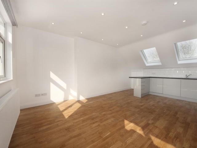 apartment for rent in Lexden Road, W3