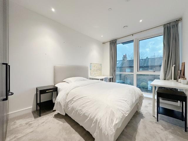 Room to rent on Leamore Street, London