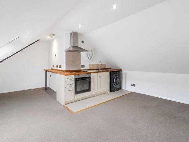 apartment for rent in Lee Road, HP27 9NX