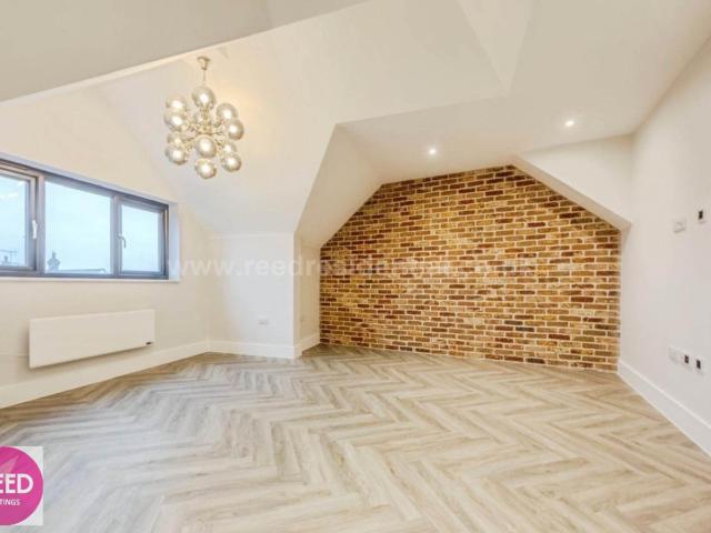 apartment for rent in Leigh Road, Leigh On Sea