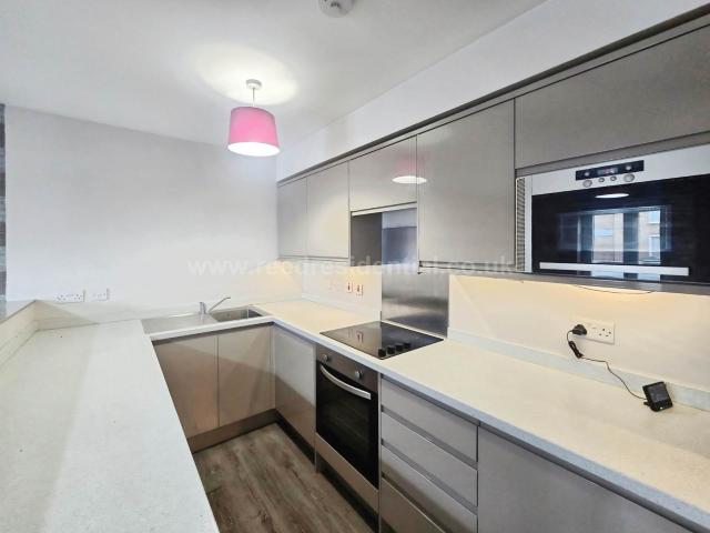 apartment for rent in Leigh Road, Leigh On Sea
