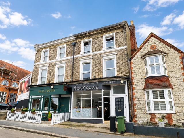 apartment for rent in Lesbourne Road, Reigate, RH2
