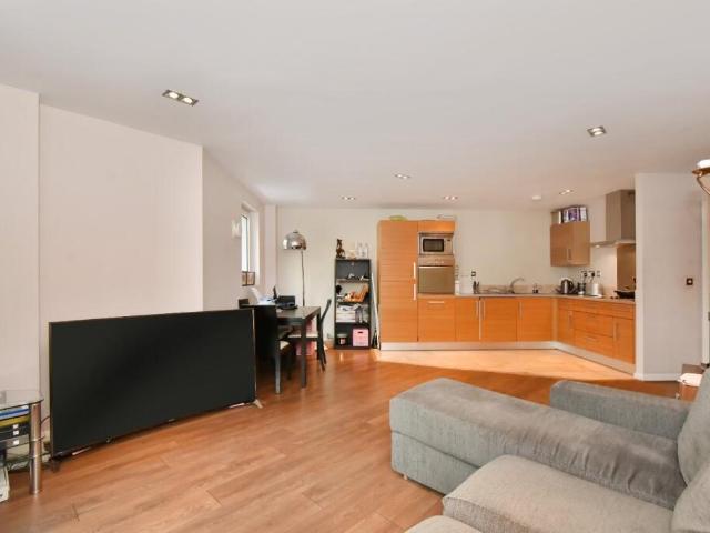 apartment for rent in Limeharbour, E14 9LS