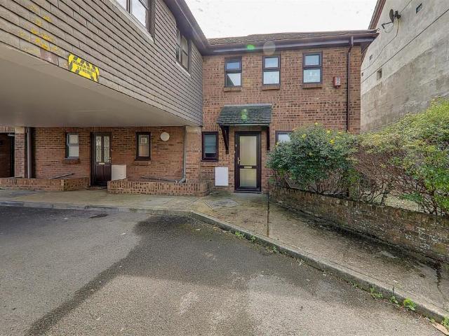 apartment for rent in Linden Road, BN17 7AH