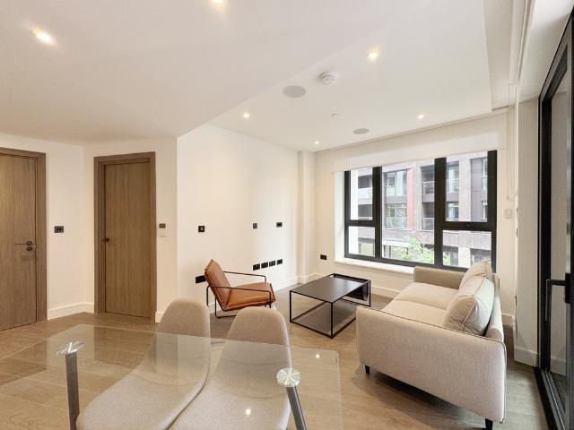 1 bedroom flat to rent on Linear Place, London