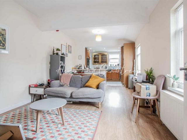 apartment for rent in Llanfair Road, Pontcanna CF11 9QB
