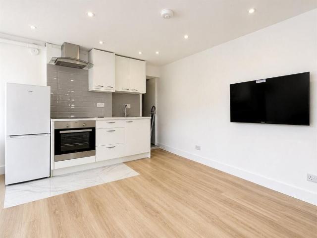 apartment for rent in Luton Road, ME4 5BP