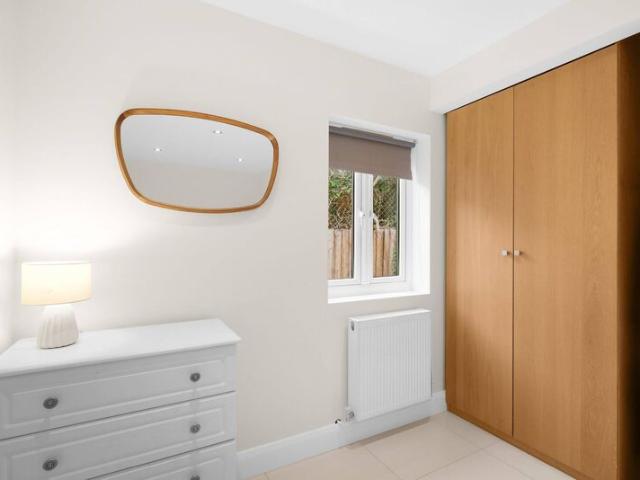 apartment for rent in Lux UK N12 Woodside Pk Rd 13 Garden Flat