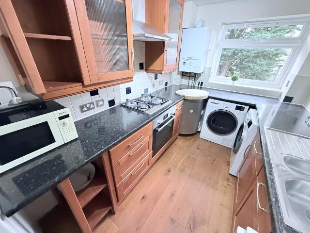 Apartment for rent in Lucerne Close, N13 4QJ