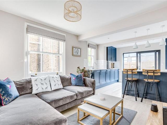 apartment for rent in Lurline Gardens, SW11 4DD