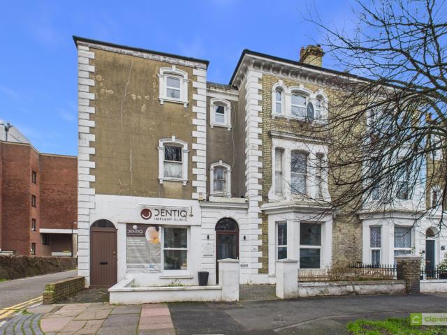apartment for rent in Lushington Road, Eastbourne