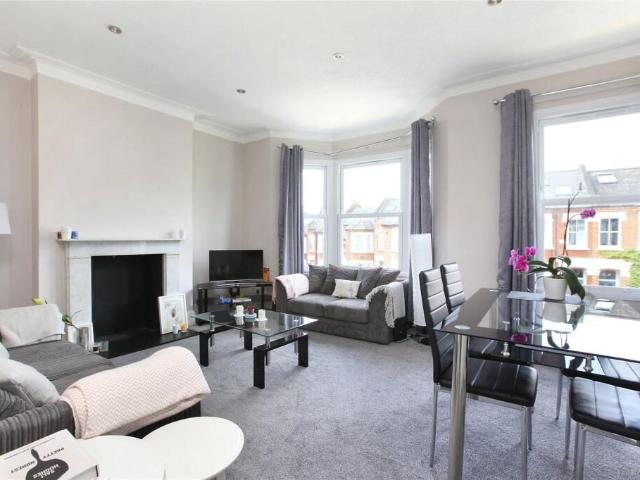 apartment for rent in Lysias Road, SW12 8BW