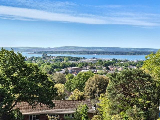 apartment for rent in Mount Road, Poole