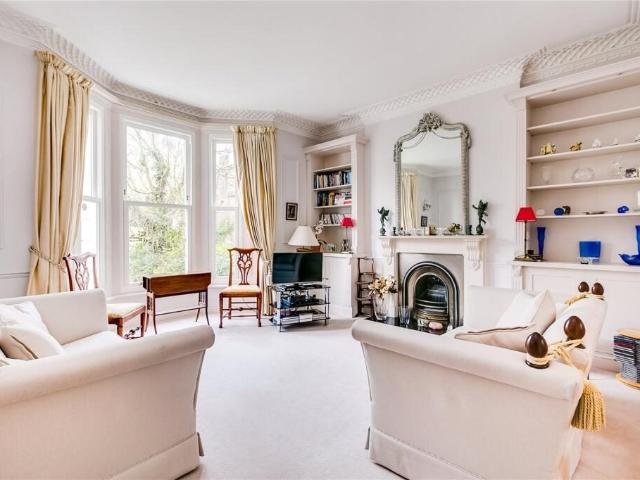 apartment for rent in Montague Road, TW10 6QJ