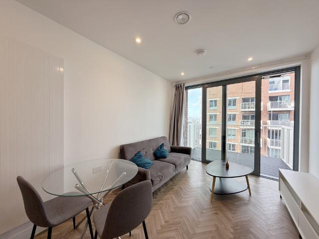 1 bedroom flat to rent on Makers Yard, London
