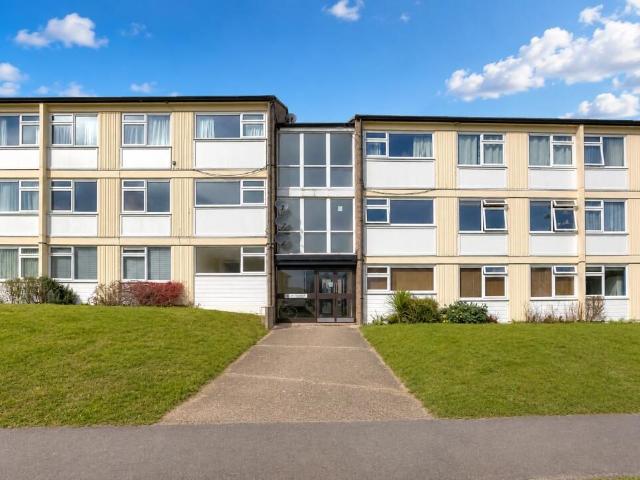 apartment for rent in Malvern Close, AL4 9SZ