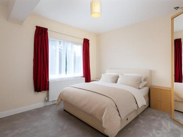 apartment for rent in Manor Fields, SW15 3LW