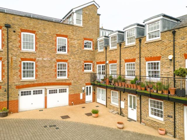 apartment for rent in Manor Street, HP4 2FF