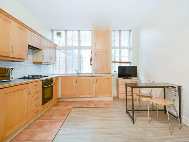 apartment for rent in Mansell Street, E1 8AN
