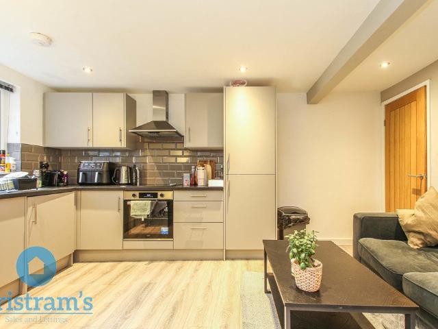 apartment for rent in Mansfield Road, NG5 2BU