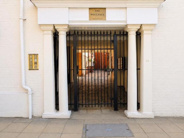 apartment for rent in Market Street, CV34 4WP