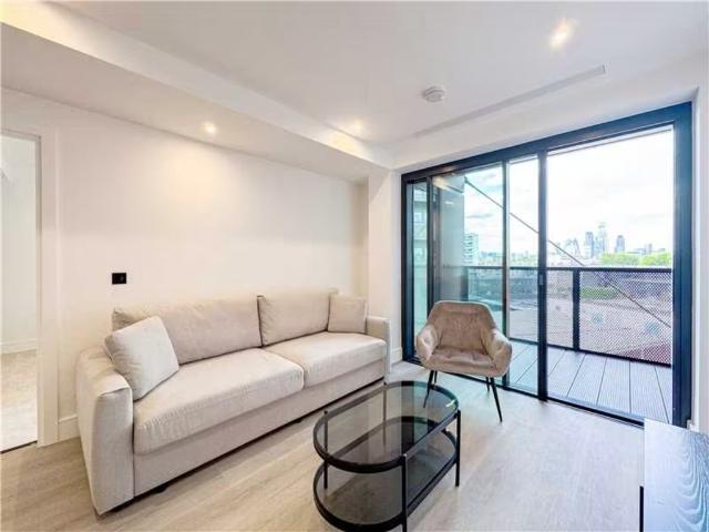 1 bedroom flat to rent on Marian Place, London