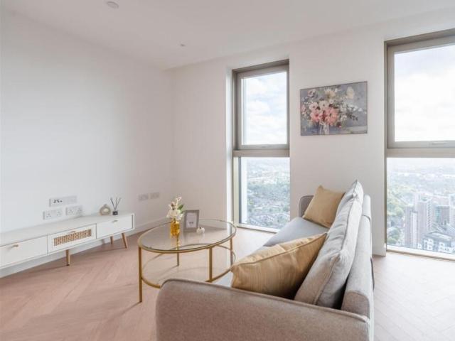 1 bedroom flat to rent on Marsh Wall, London