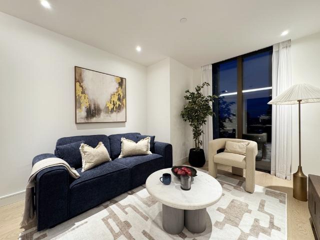 2 bedroom flat to rent on Marsh Wall, London