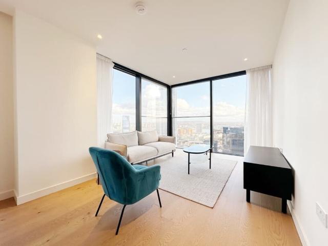 2 bedroom flat to rent on Marsh Wall, London