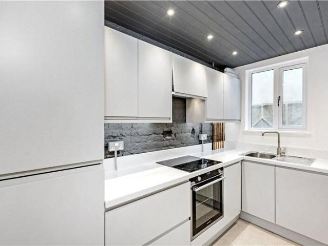 apartment for rent in Melrose Road, SW13 9LG