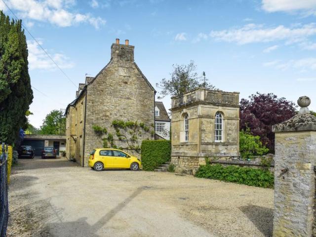 apartment for rent in Mill Street, OX5 2EB