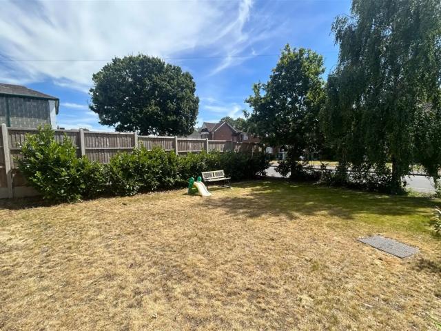 apartment for rent in Millbrook Road East Southampton SO15 1AH