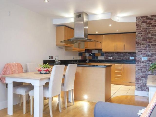 apartment for rent in Millharbour, E14 9NB
